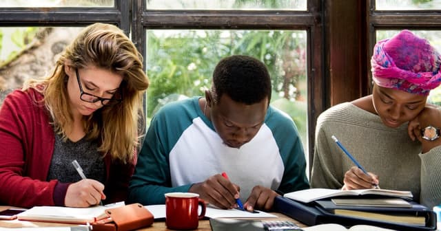 Easiest and Hardest AP Classes Based on Exam Scores