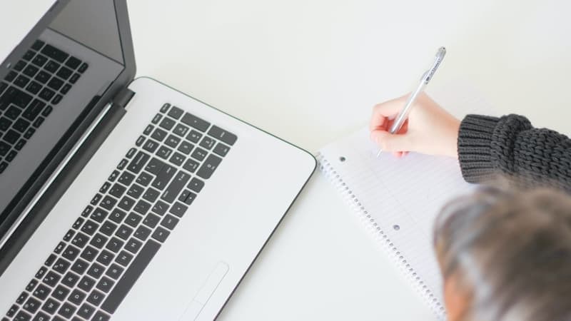 How To Write and Use Brag Sheets: Expert Tips